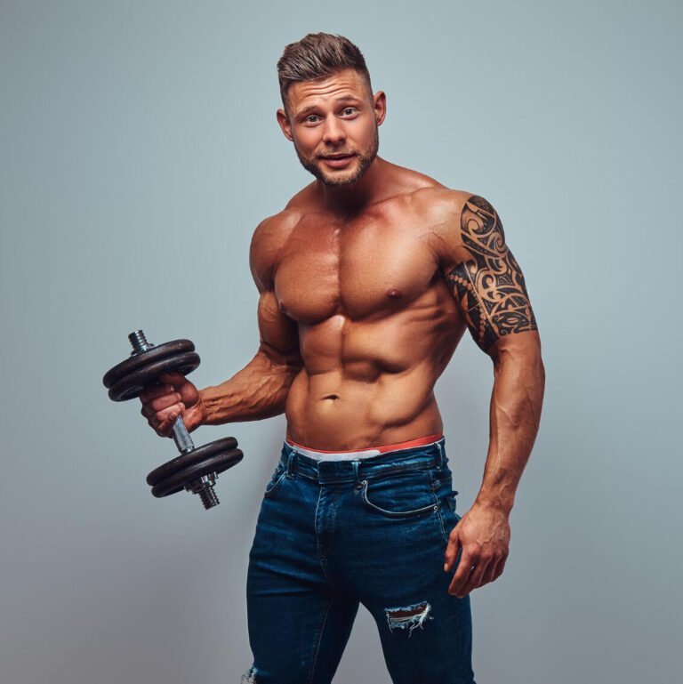 7 Dumbbell Exercises For Traps: Build Stronger And Fuller Upper Back ...