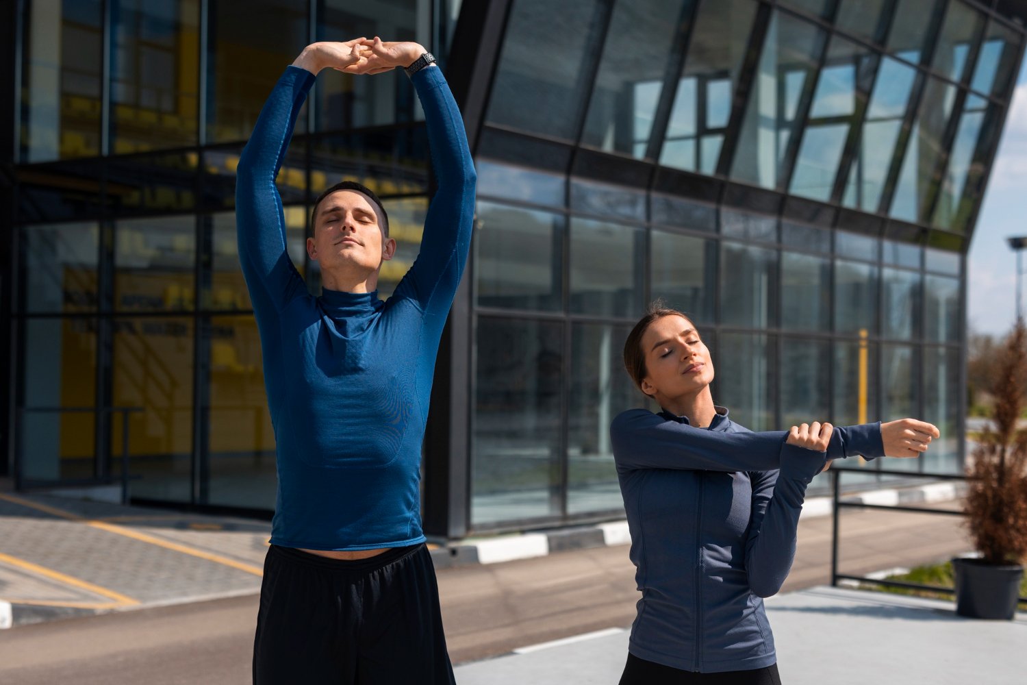 10 Deltoid Muscle Stretching Exercises To Improve Shoulder Flexibility ...