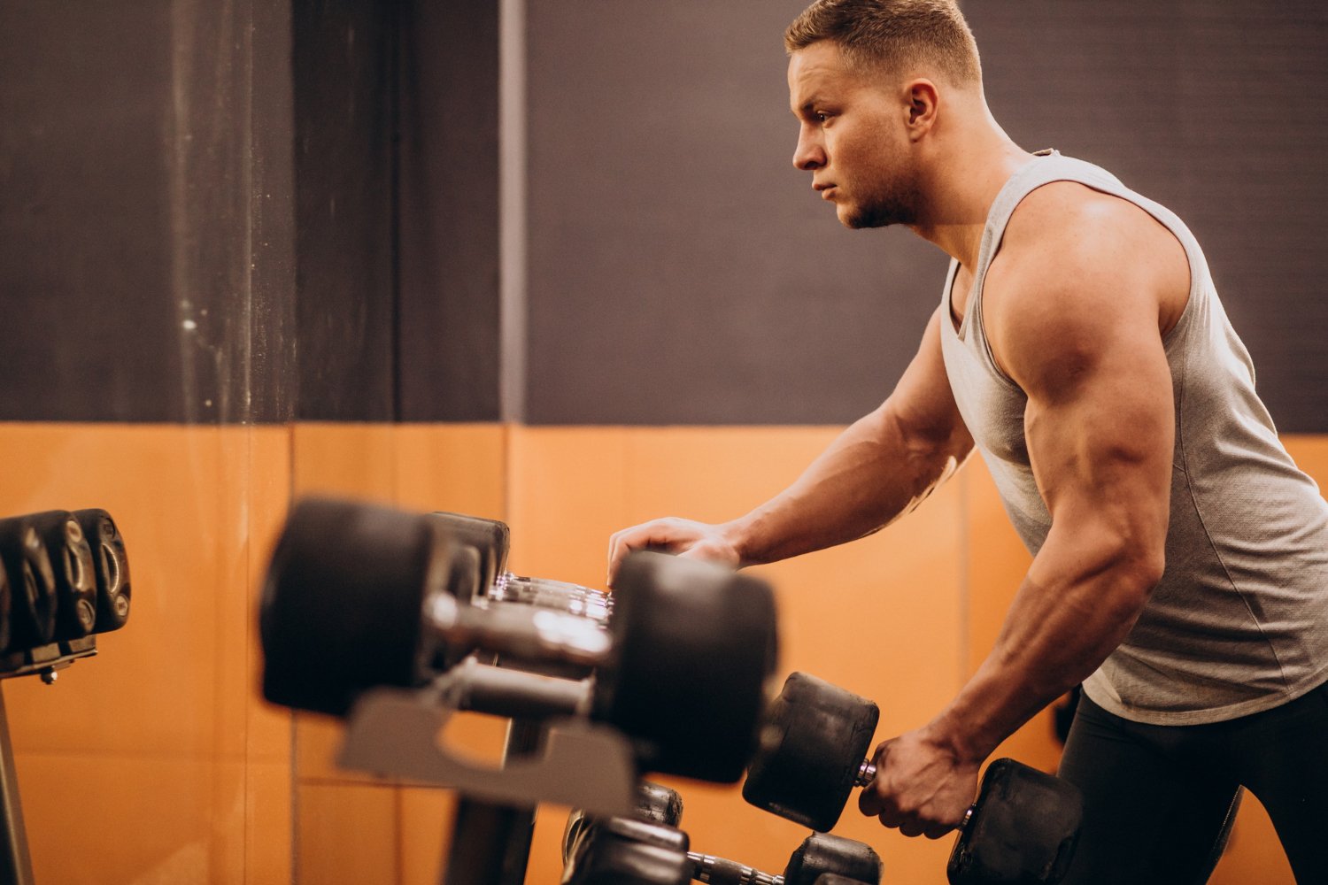 10 Dumbbell Beginner Exercises To Kickstart Your Fitness Journey ...